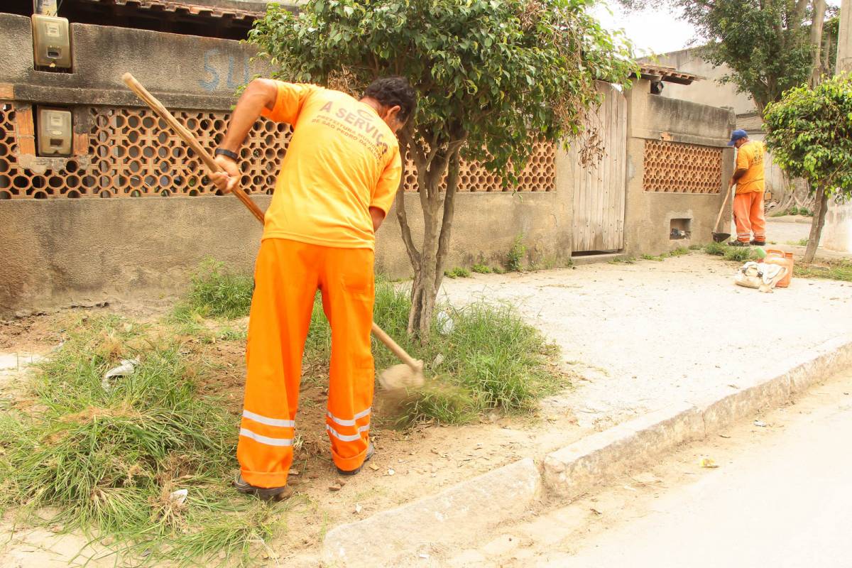 Prefeitura De São Pedro Da Aldeia Realiza Mutirão De Serviços No Bairro