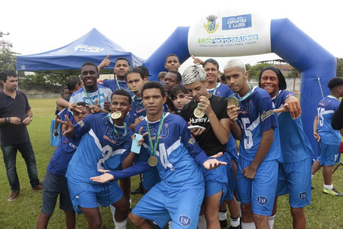 Dani & Foot e Folhinhas são campeões da I Supercopa de Futebol